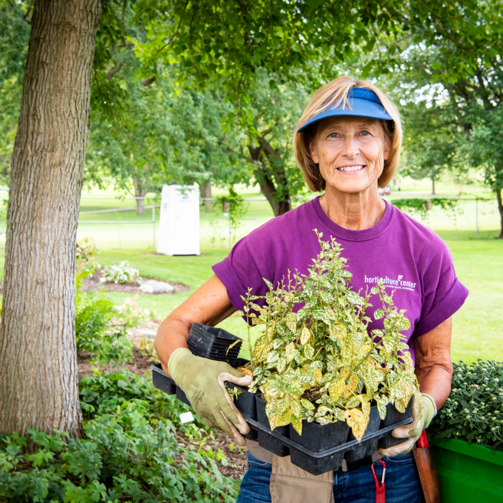 volunteer – Horticulture Center Illinois